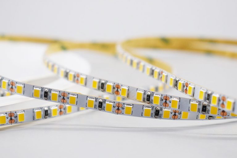 Super Slim 5 mm de ancho 2835 120LEDs Tira de luces ultra delgadas ...